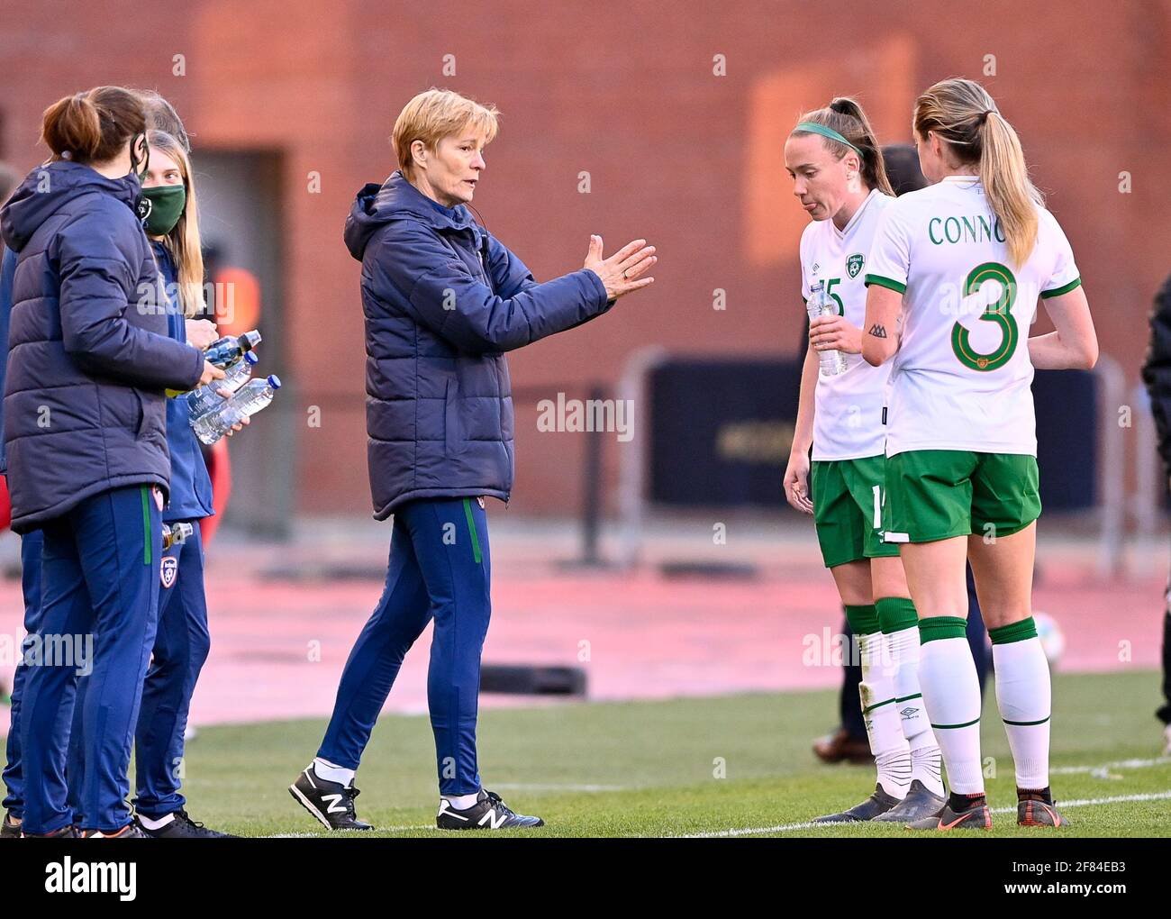 Irish head coach Vera Pauw, Irish Claire O'Riordan and Irish Megan ...
