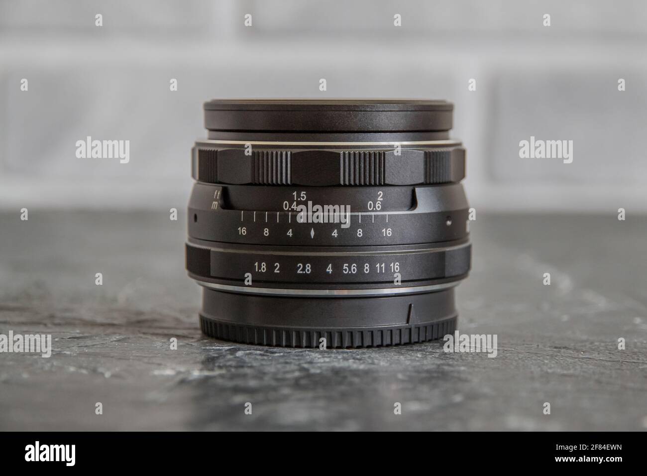 Lens meike hi-res stock photography and images - Alamy