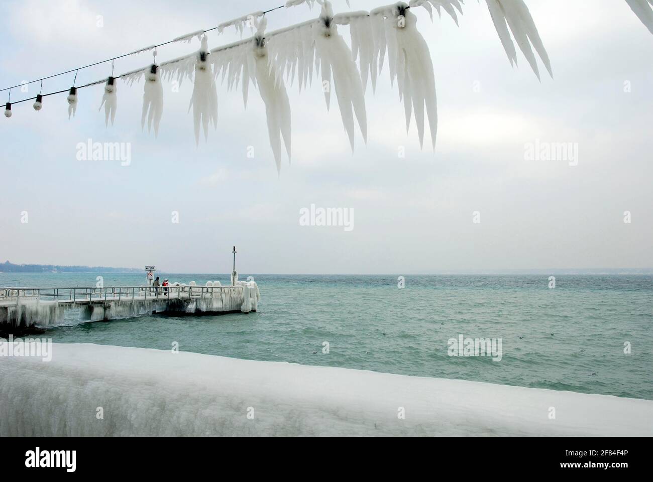 Covered jetty hi-res stock photography and images - Alamy