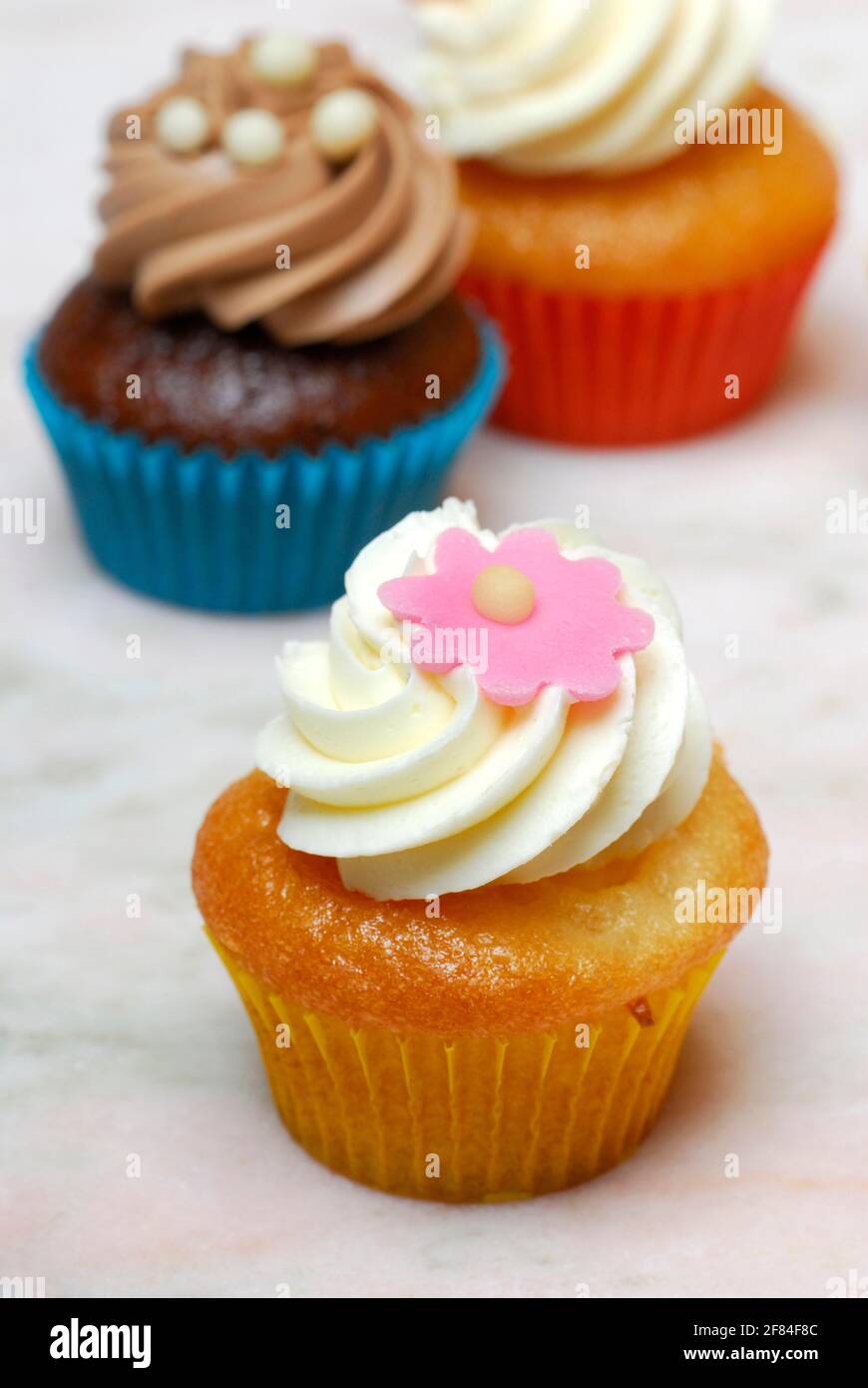 Cupcake muffin hi-res stock photography and images - Alamy