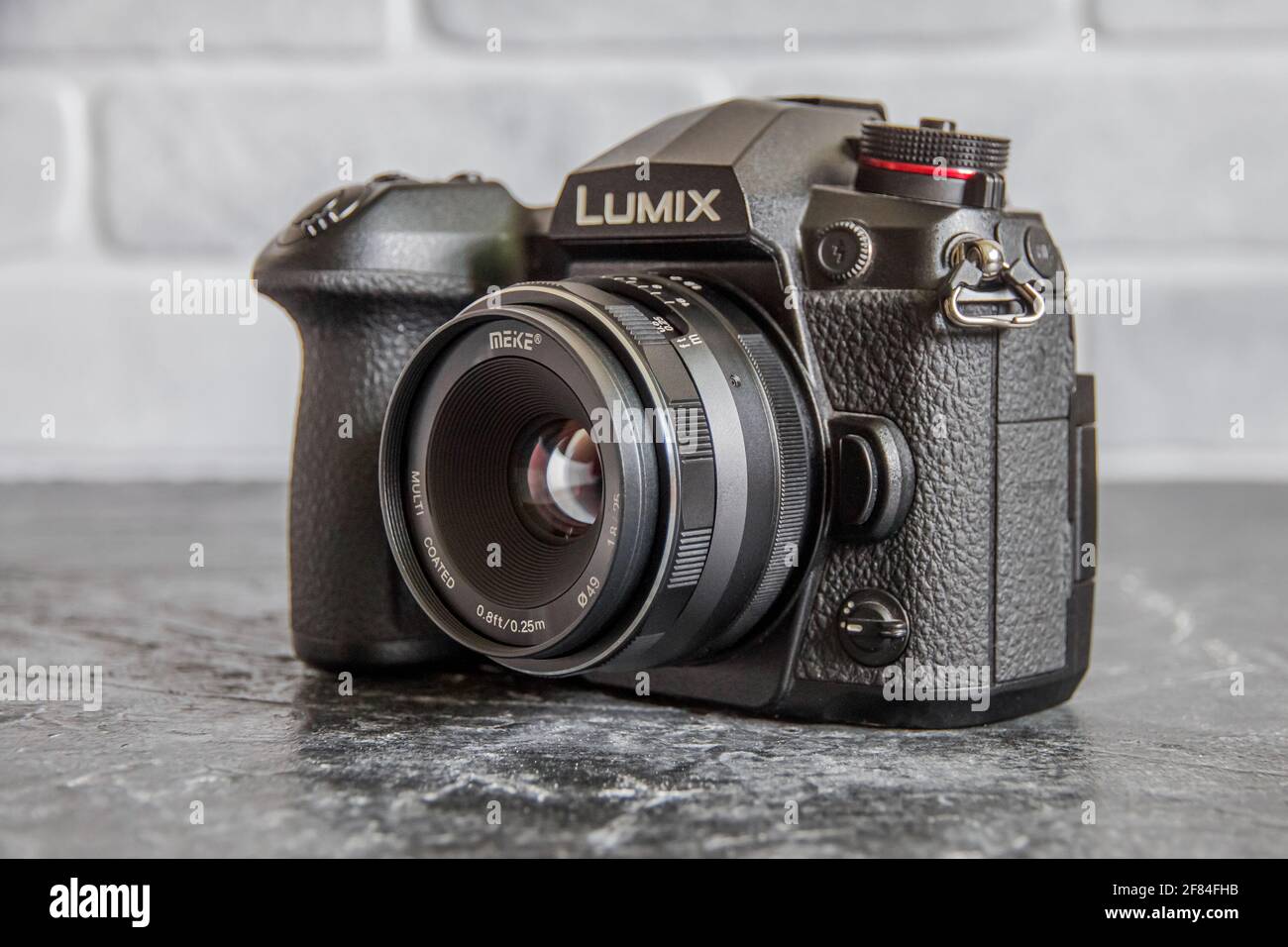 Mirrorless camera panasonic hi-res stock photography and images - Alamy
