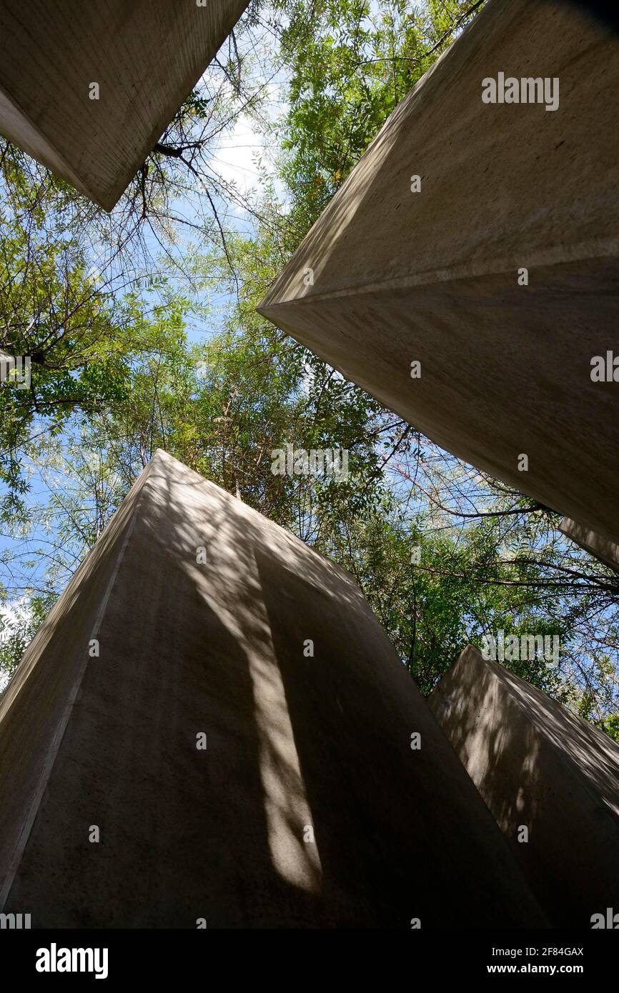 Jewish Museum Berlin, architect Daniel Libeskind, Garden of Exile ...