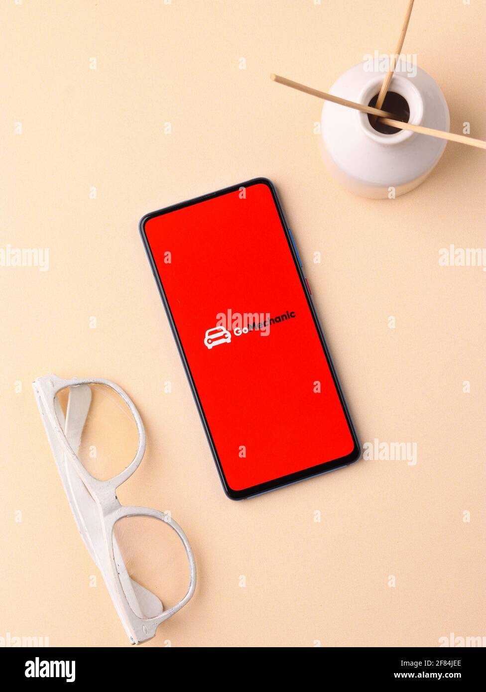 Gomechanic logo hi-res stock photography and images - Alamy