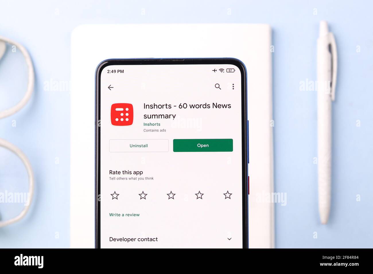 Inshort app hi-res stock photography and images - Alamy