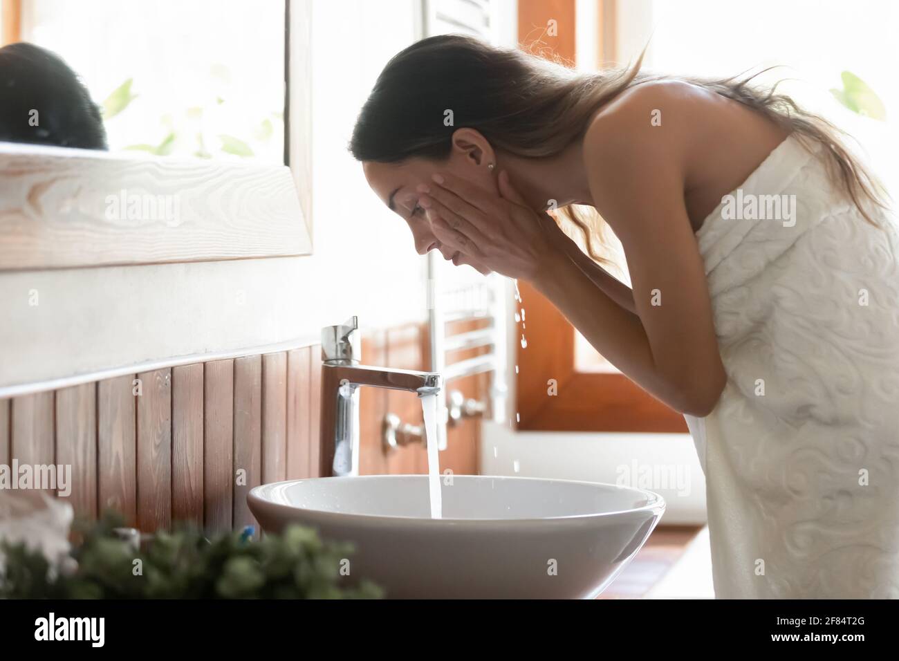 Beauty face wash hi-res stock photography and images - Alamy