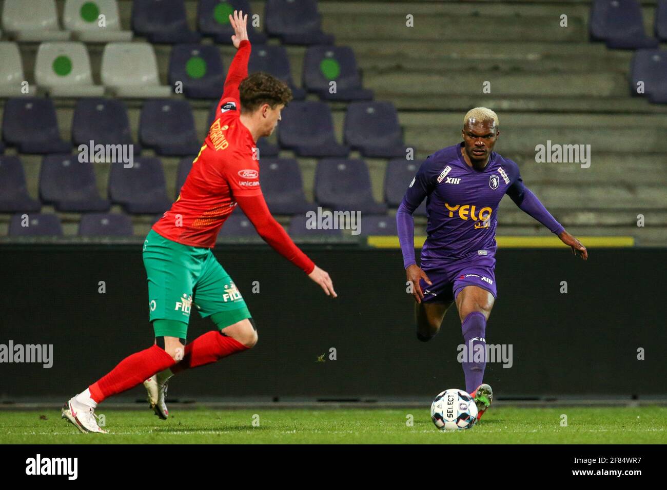 ANTWERPEN, BELGIUM - APRIL 11: Jack Hendry of KV Oostende and Blessing ...