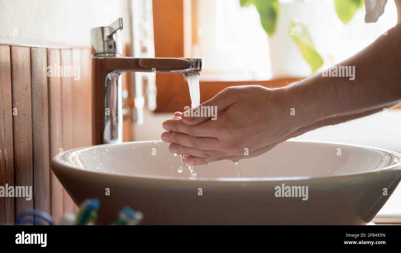 Clean hands hi-res stock photography and images - Alamy