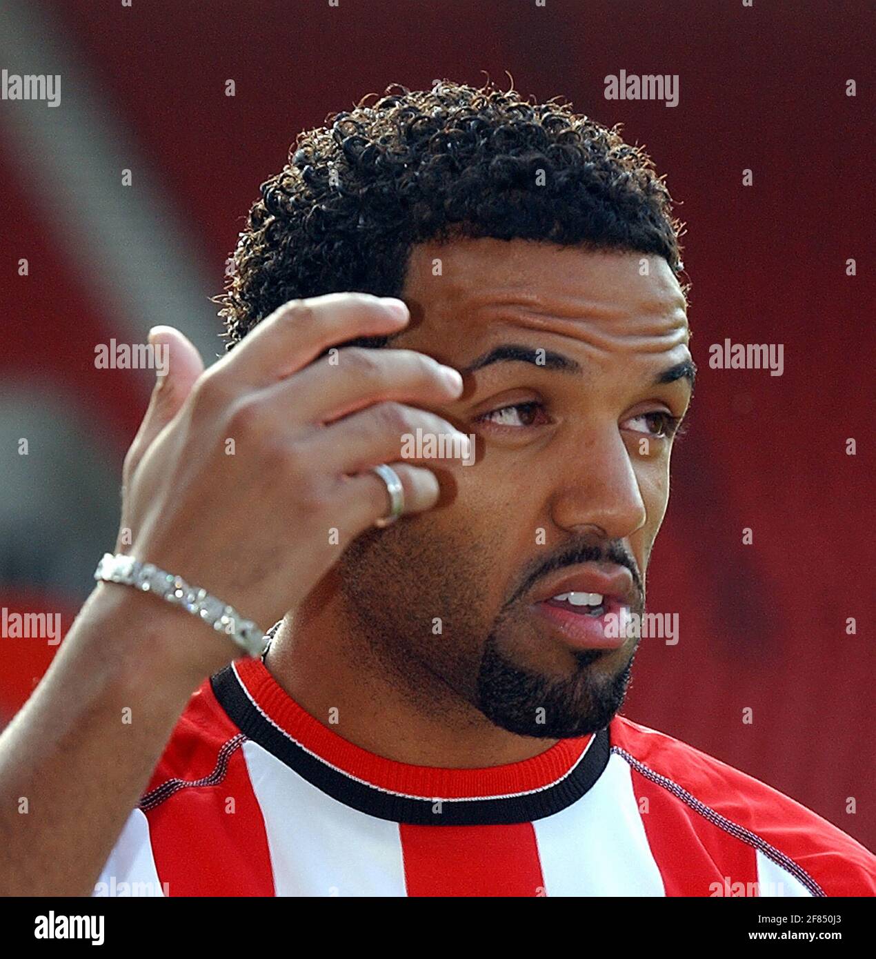 craig david at the st. mary's stadium, southampton pic mike walker 2003 ...