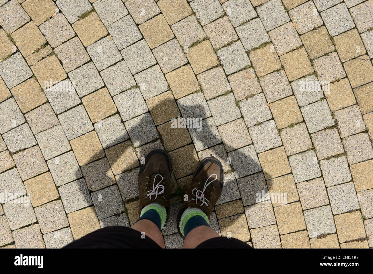 Overhead sun hi-res stock photography and images - Alamy