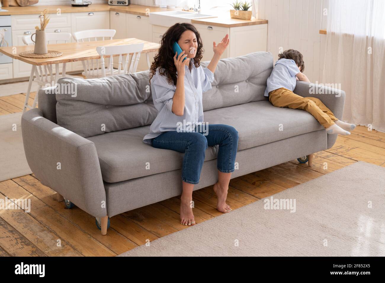Mom phone yelling hi-res stock photography and images - Alamy