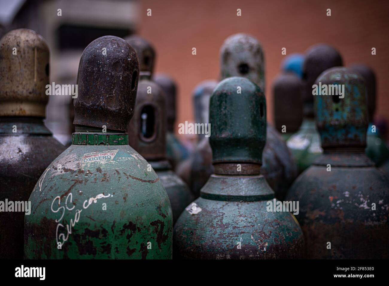 Empty oxygen tanks hi-res stock photography and images - Alamy