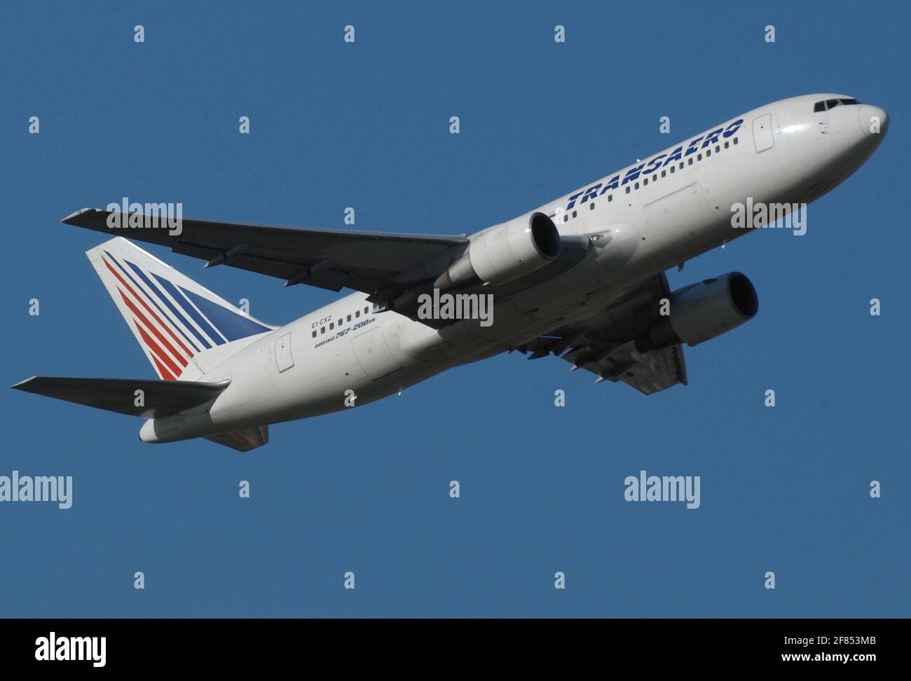 American airlines boeing 767 200 hi-res stock photography and images ...