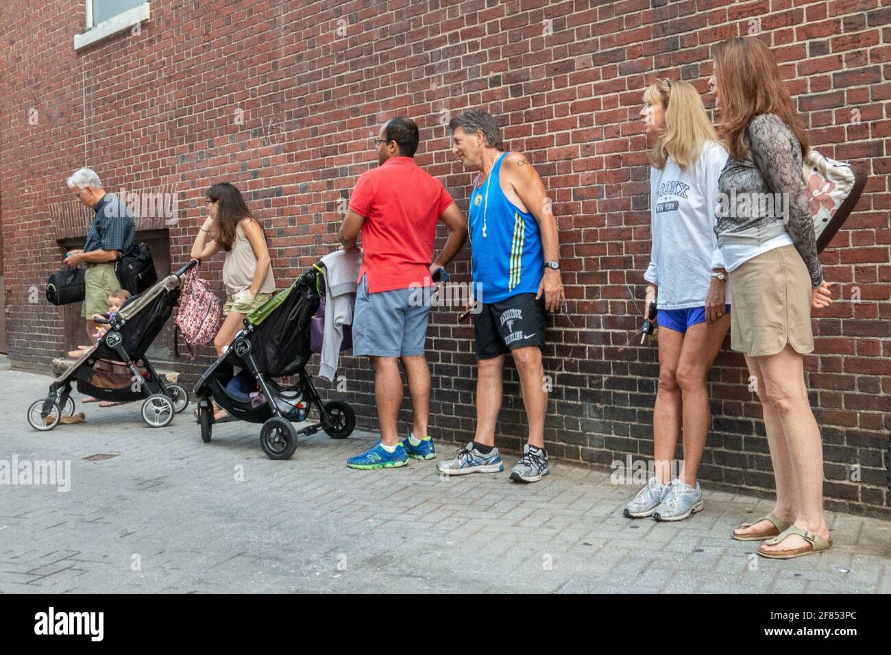 Men woman student hi-res stock photography and images - Alamy