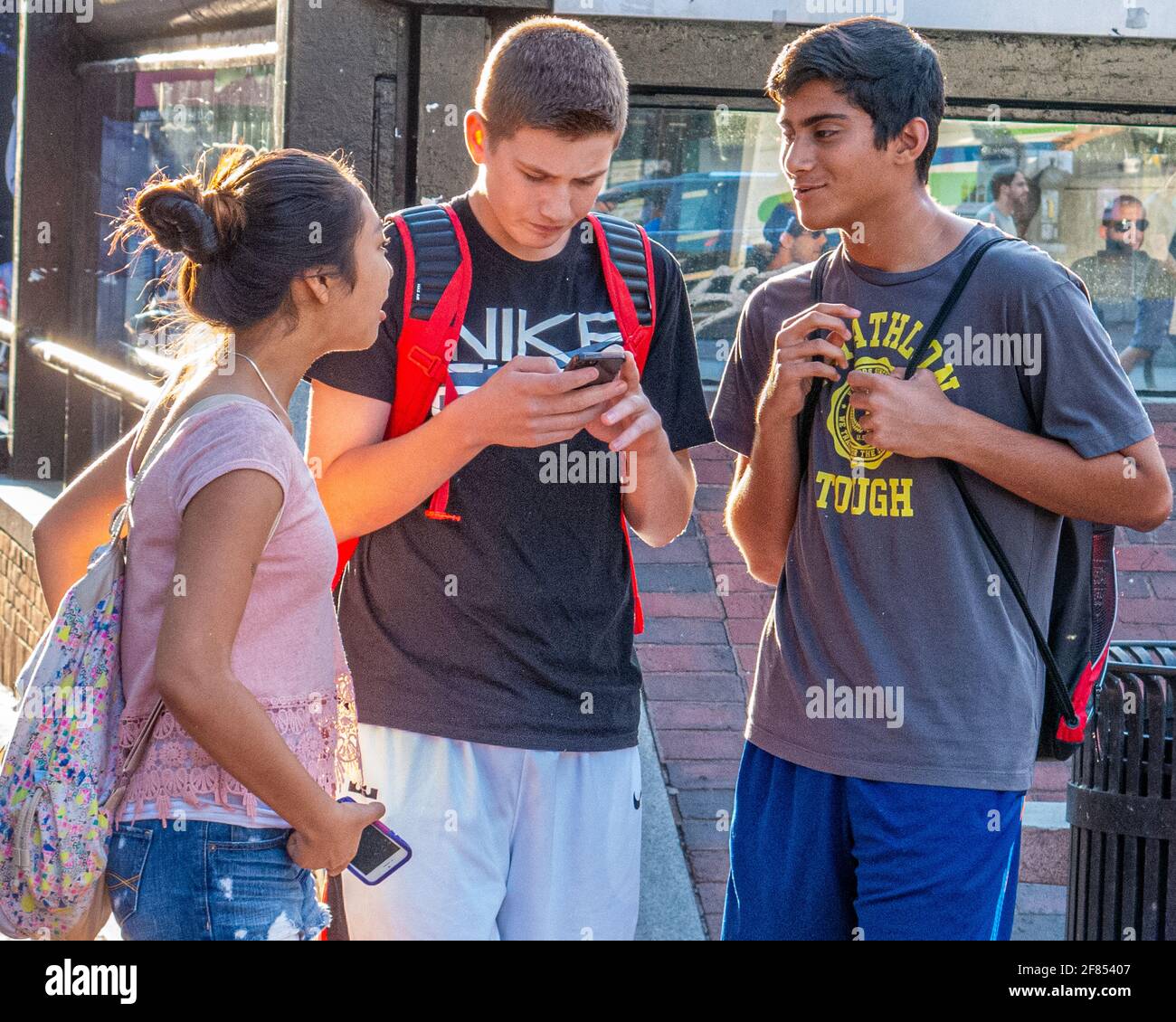 Street summer street people hi-res stock photography and images - Alamy
