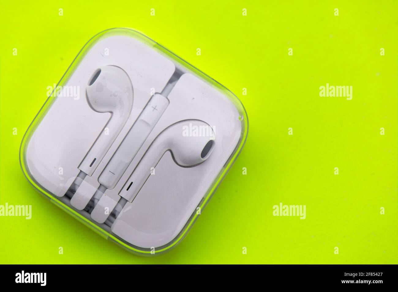 Ear wearable hi-res stock photography and images - Alamy