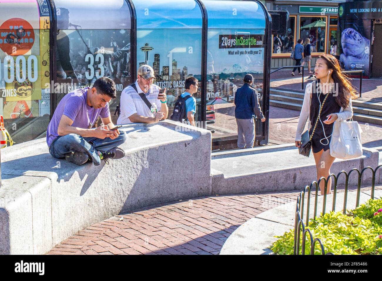 Street photography urban life hi-res stock photography and images - Alamy