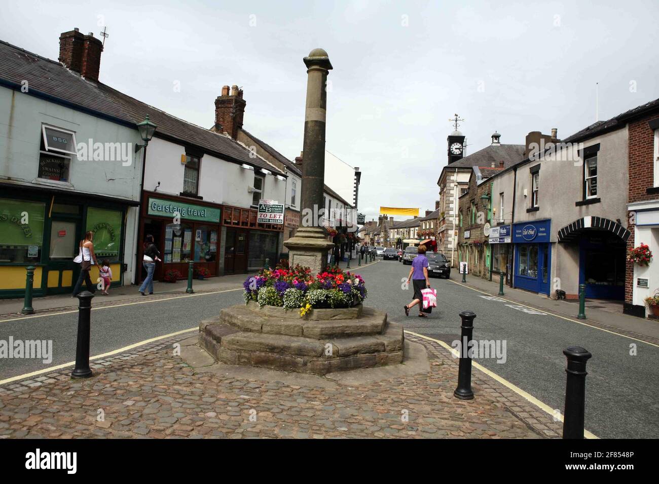 Britain in BLOOM......Garstang prepares for the judging pic David ...