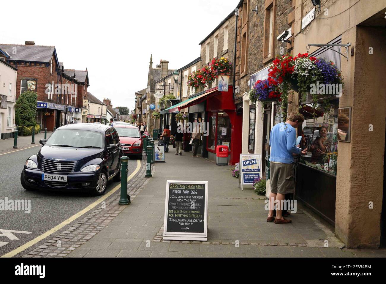 Britain in BLOOM......Garstang prepares for the judging pic David ...