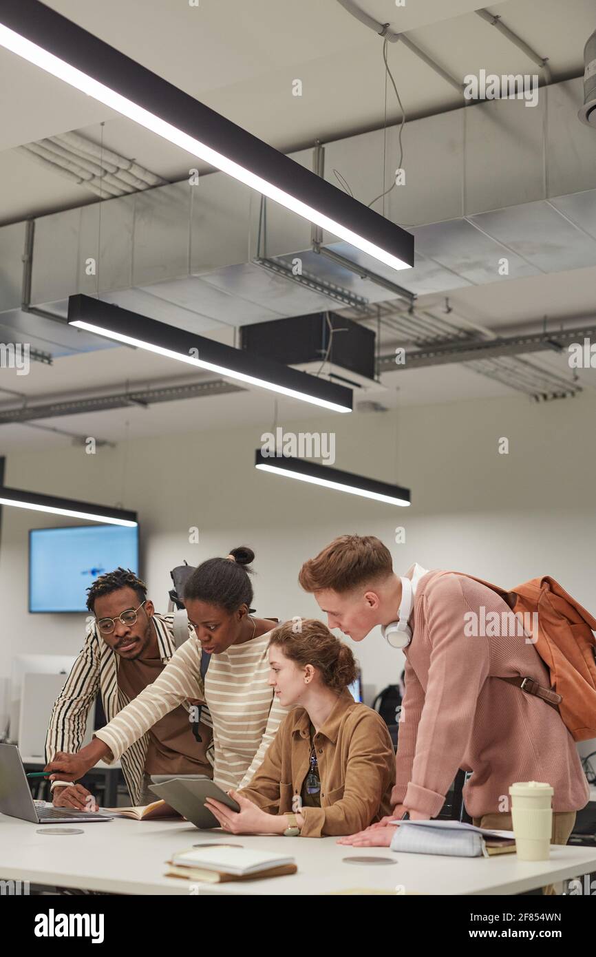 Group work school hi-res stock photography and images - Alamy