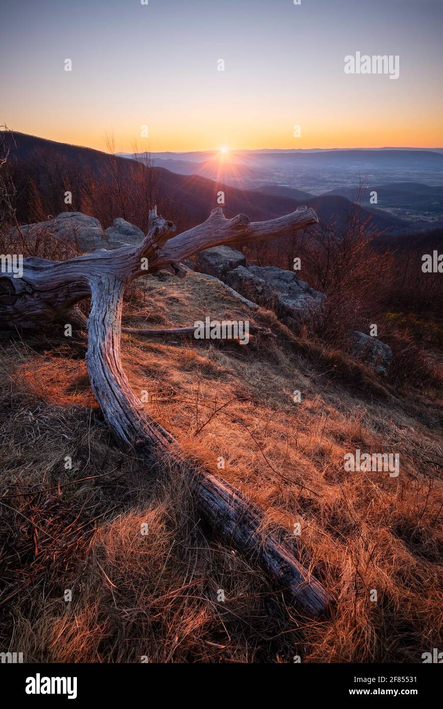 Mountains sunset virginia hi-res stock photography and images - Alamy