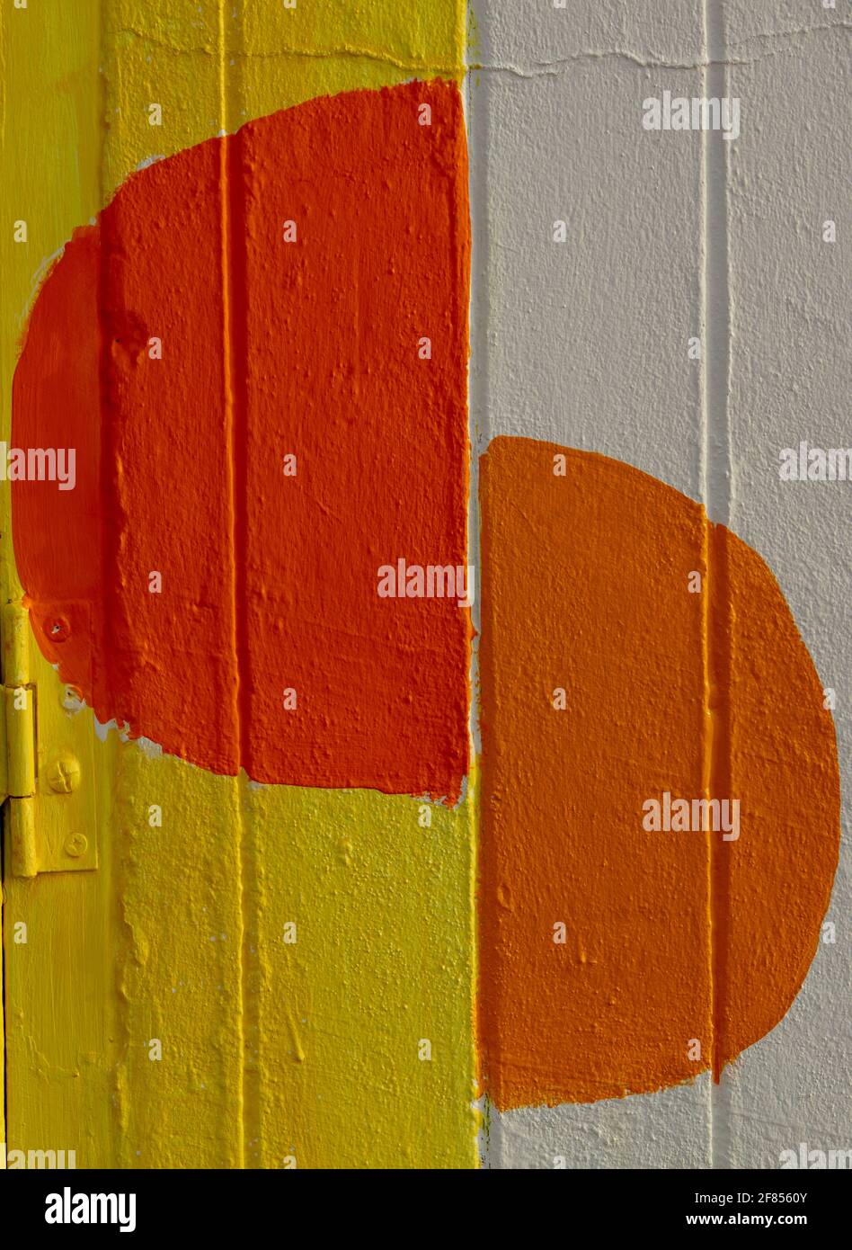 Drawing of two half circles Stock Photo - Alamy