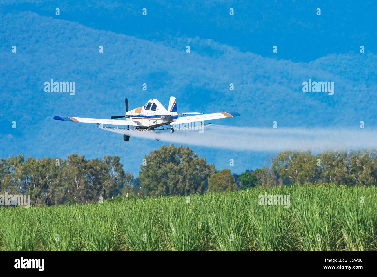 Crop duster planes hi-res stock photography and images - Alamy