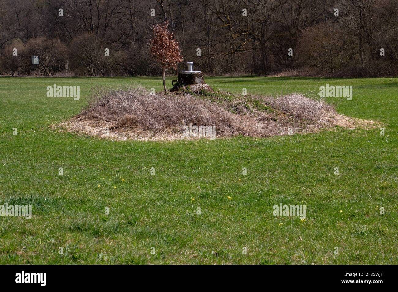 Deep water well hi-res stock photography and images - Alamy
