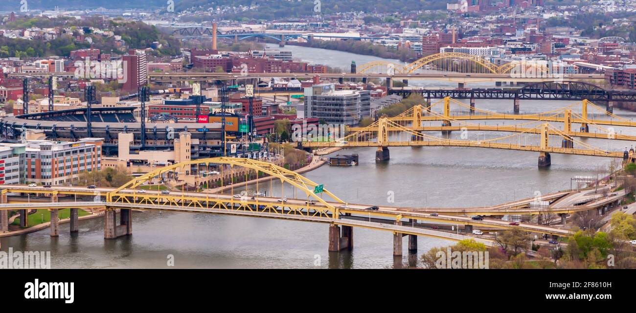 Bridges that connect downtown Pittsburgh with the north side crossing ...