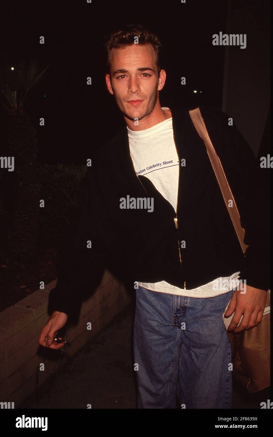 Luke Perry at Los Angeles International Airport, Los Angeles. September ...