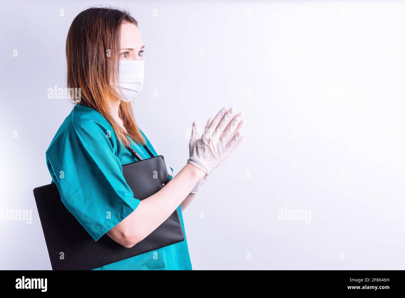 Hospital doctor with stethoscope applauding report. clapping Stock ...
