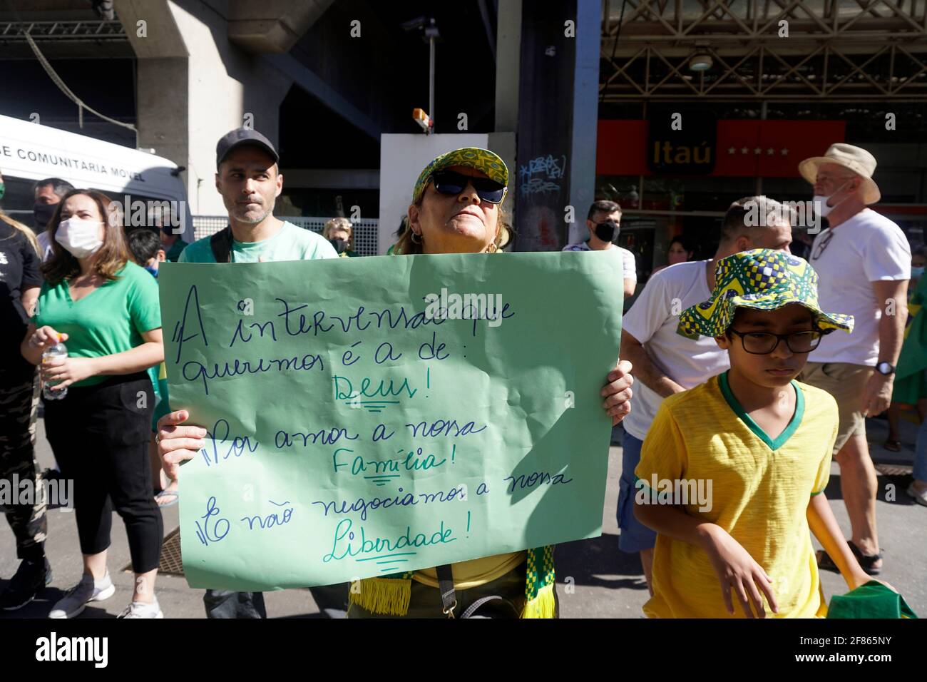Christian family march for freedom hi-res stock photography and images ...