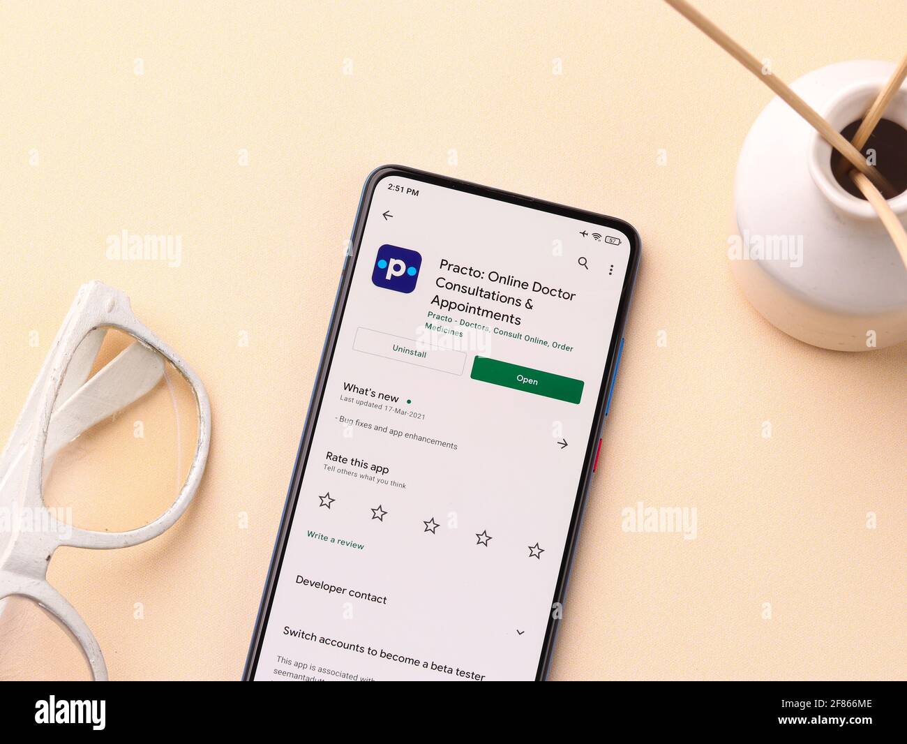 Practo app hi-res stock photography and images - Alamy