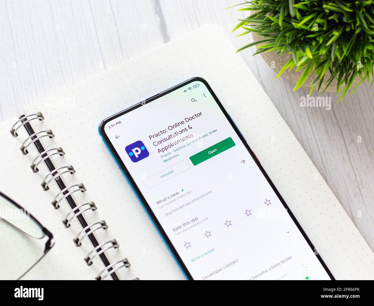 Practo app hi-res stock photography and images - Alamy