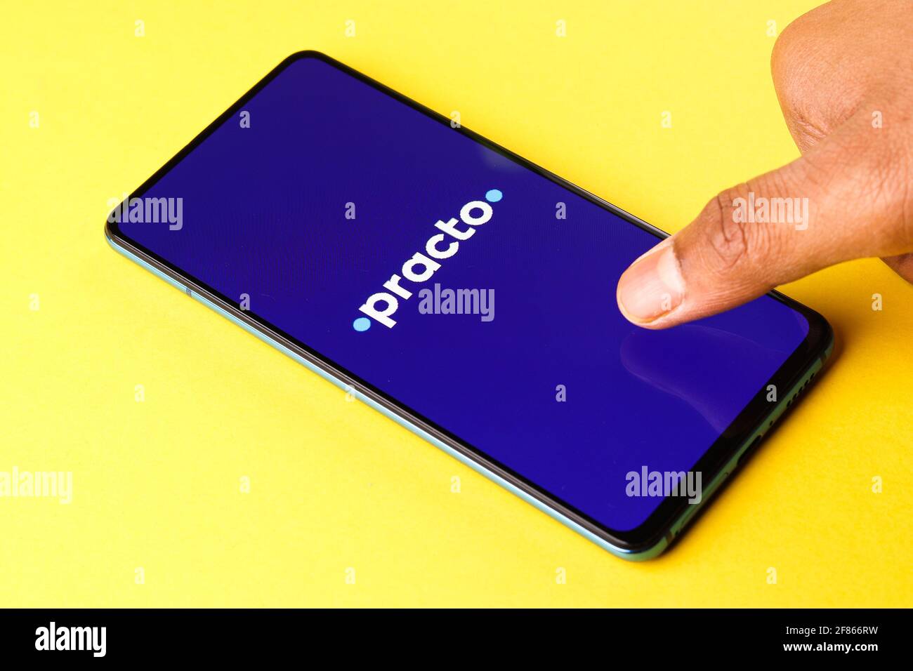Practo app hi-res stock photography and images - Alamy