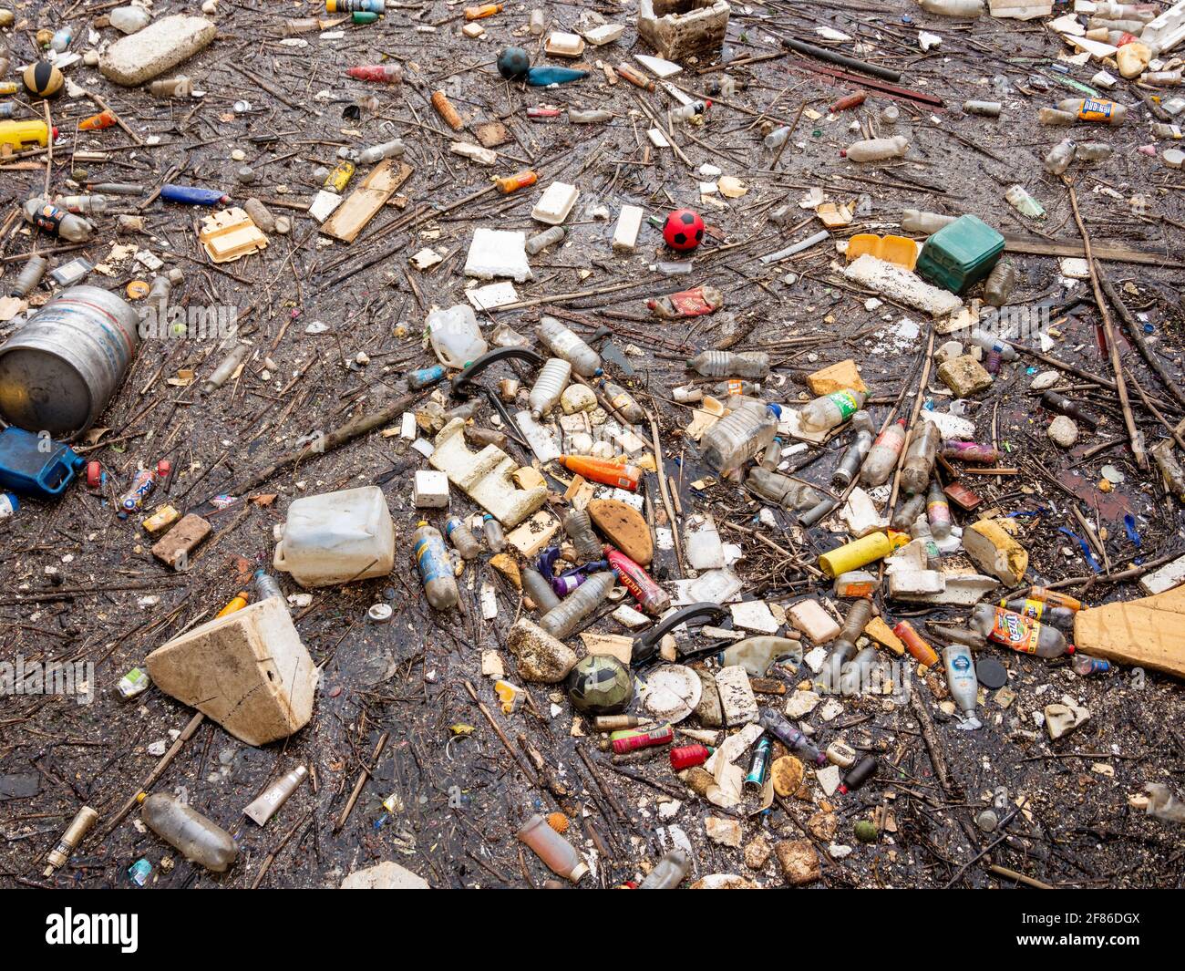 discarded waste and trash Stock Photo - Alamy