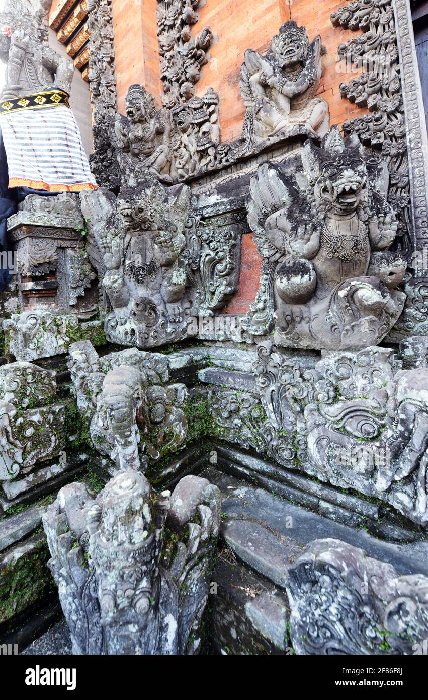 Traditional Balinese Hindu temple Stock Photo - Alamy