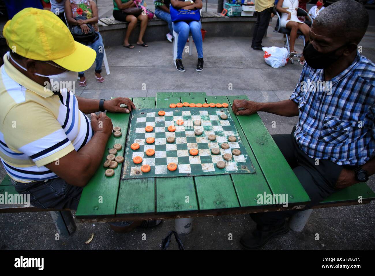Public checkers and chess table hi-res stock photography and images - Alamy