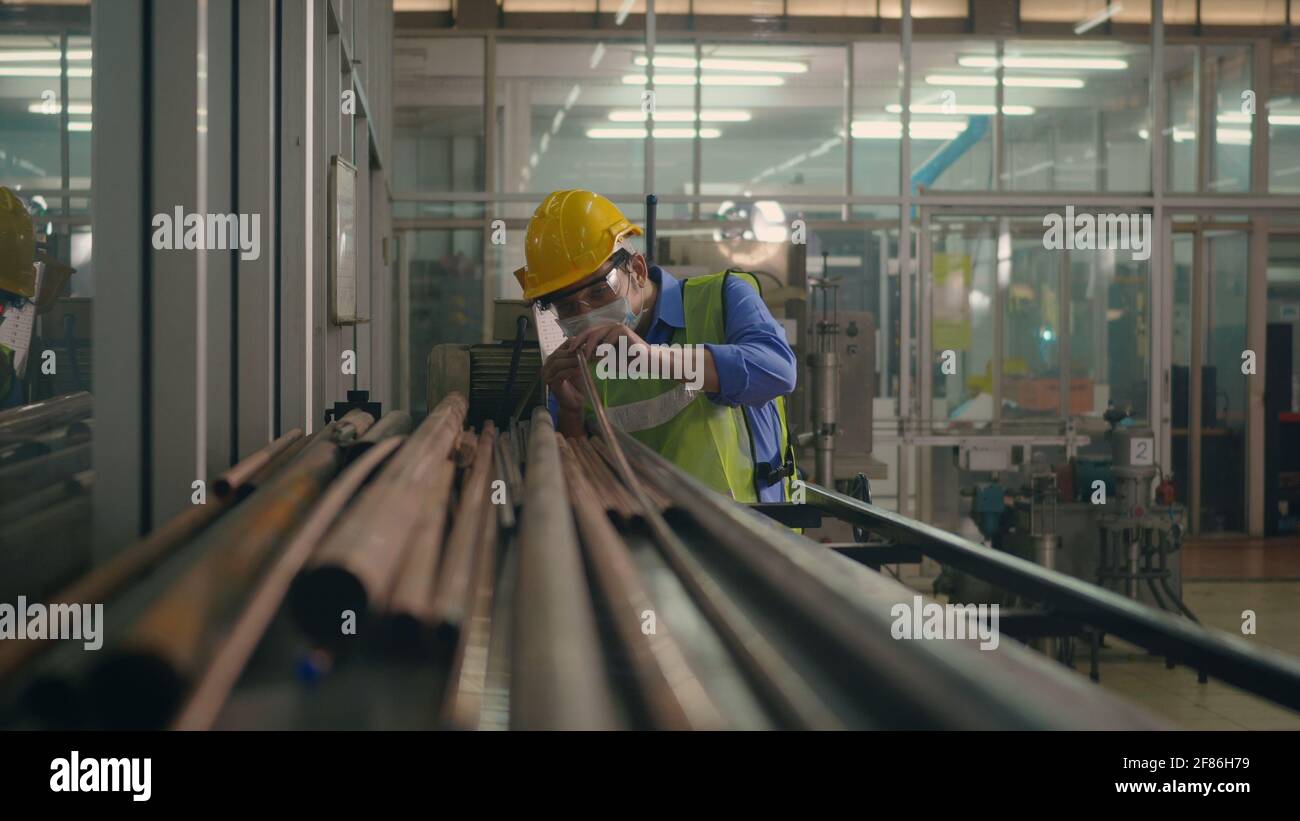 Construction worker wearing cargo hi-res stock photography and images ...