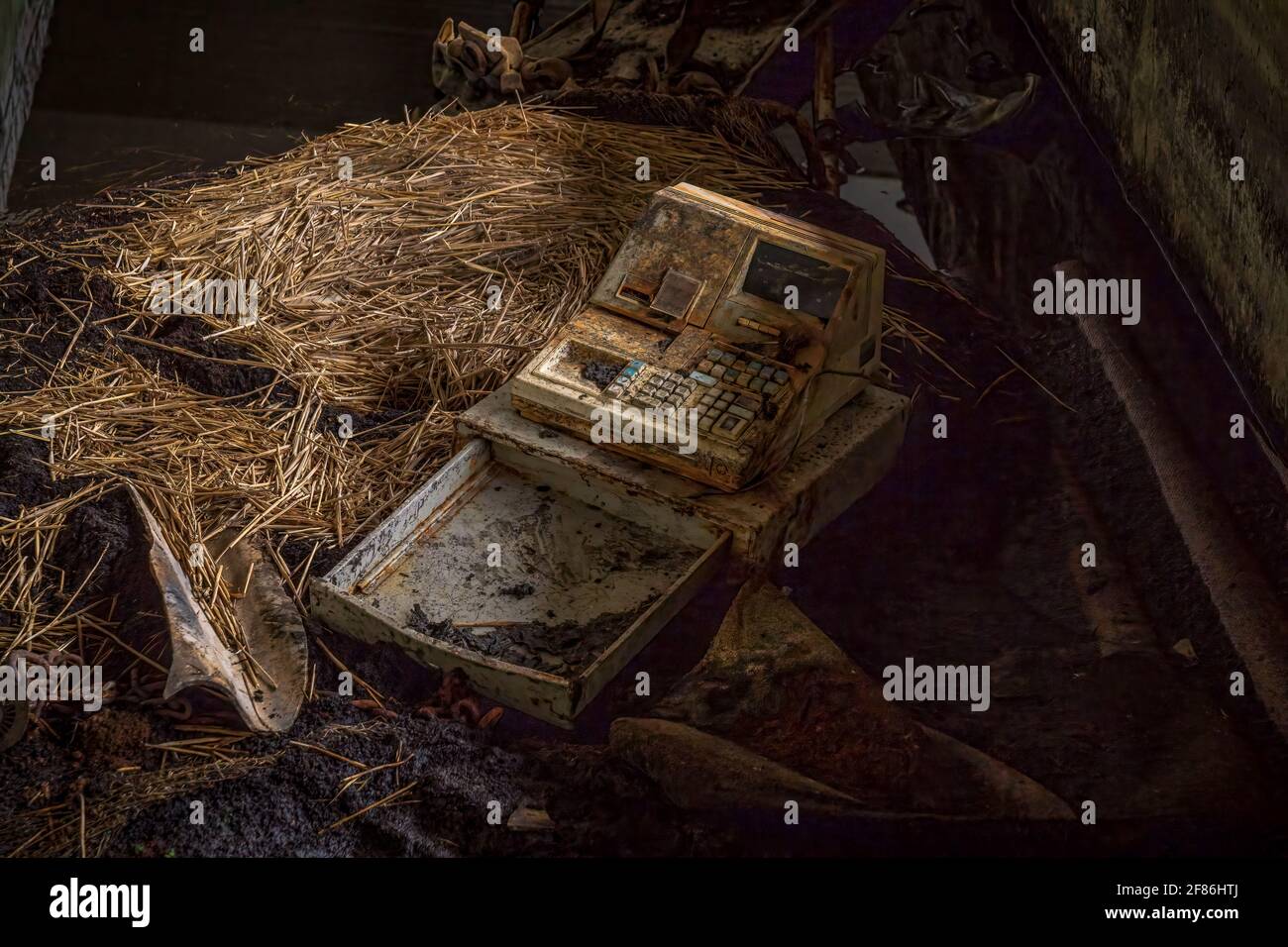 Broken cash register hi-res stock photography and images - Alamy