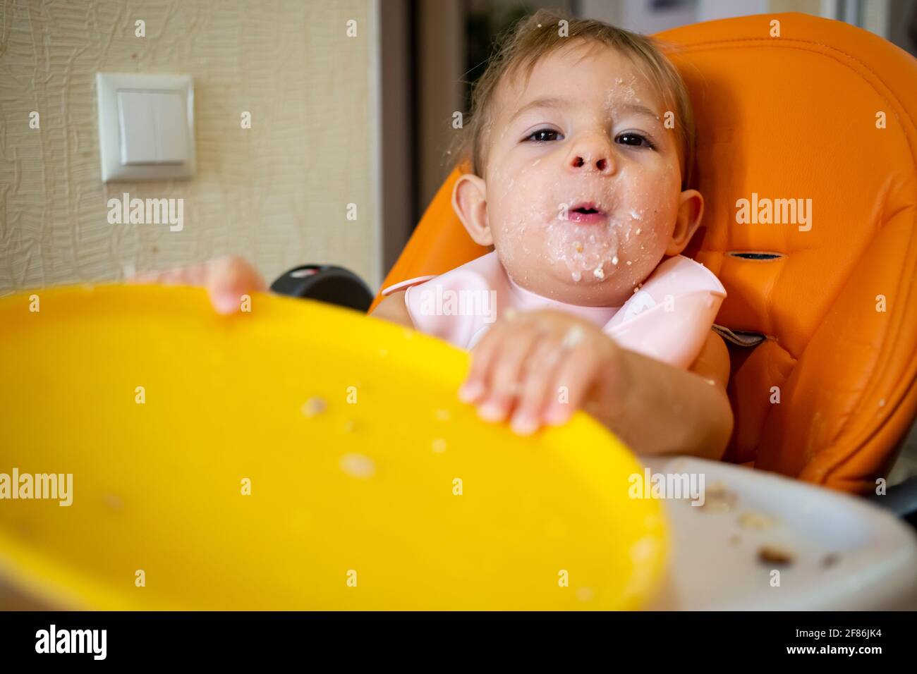 Child food plate hi-res stock photography and images - Alamy