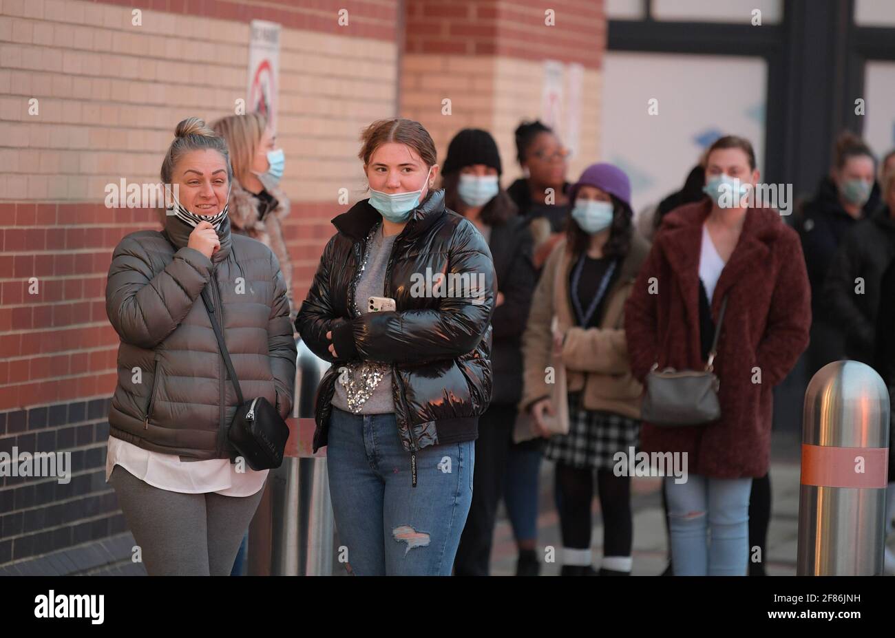 Lakeside shopping centre primark hi-res stock photography and images ...