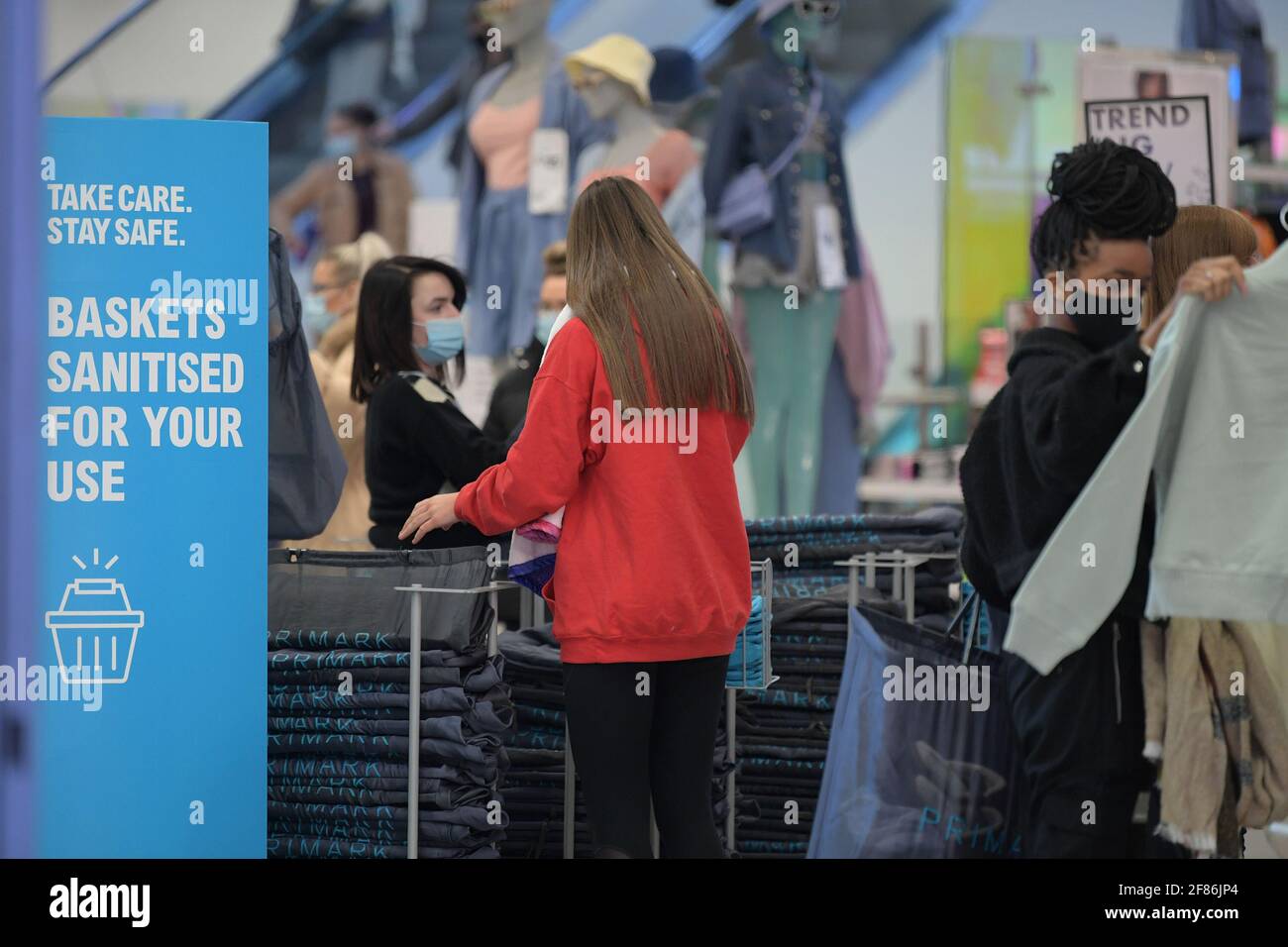 Lakeside shopping centre primark hi-res stock photography and images ...