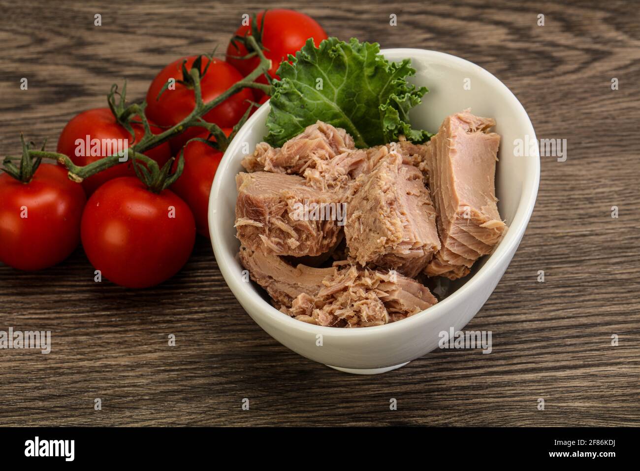 Tasty Canned tuna fillet in the bowl Stock Photo - Alamy