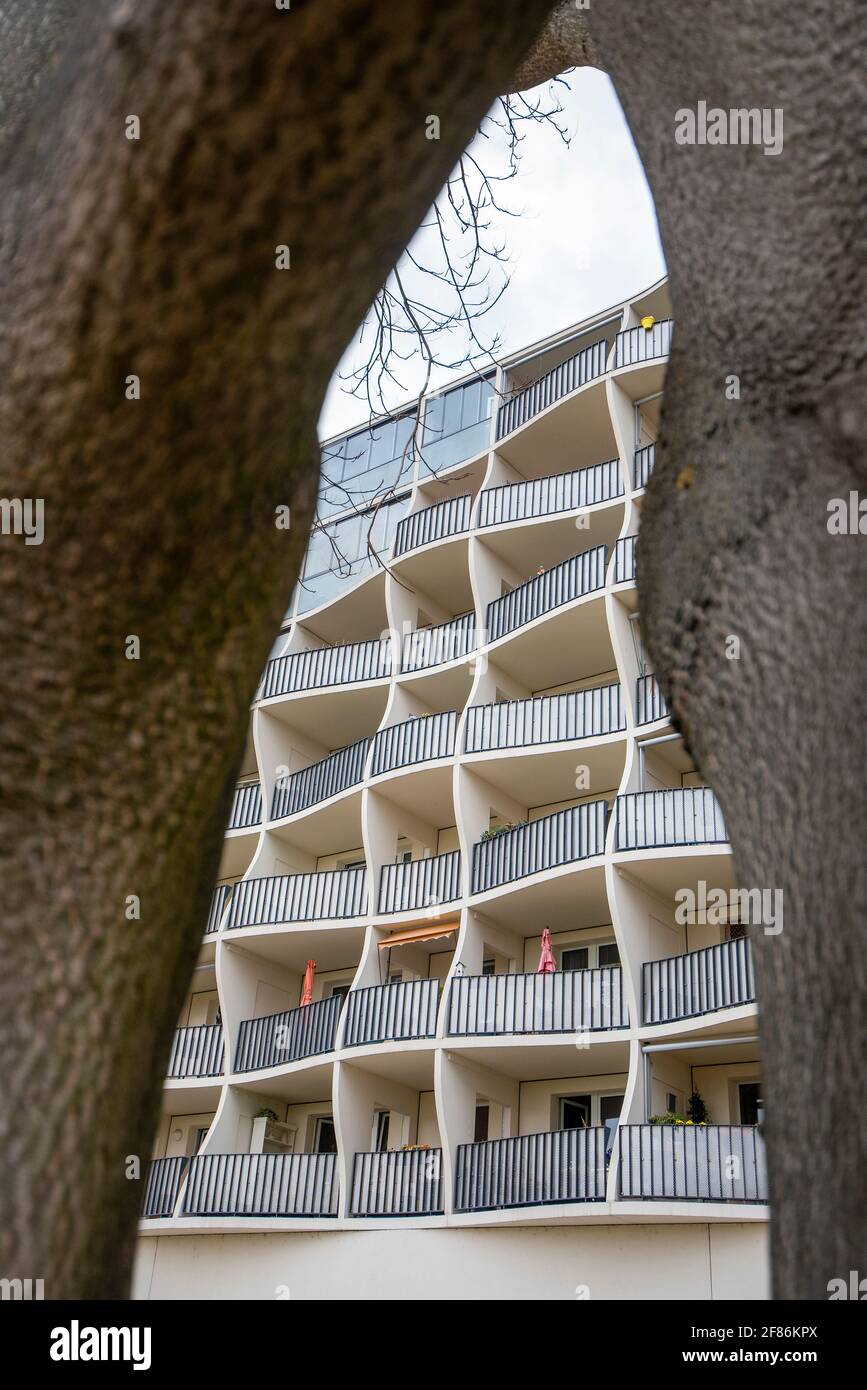 Curved balconies hi-res stock photography and images - Alamy