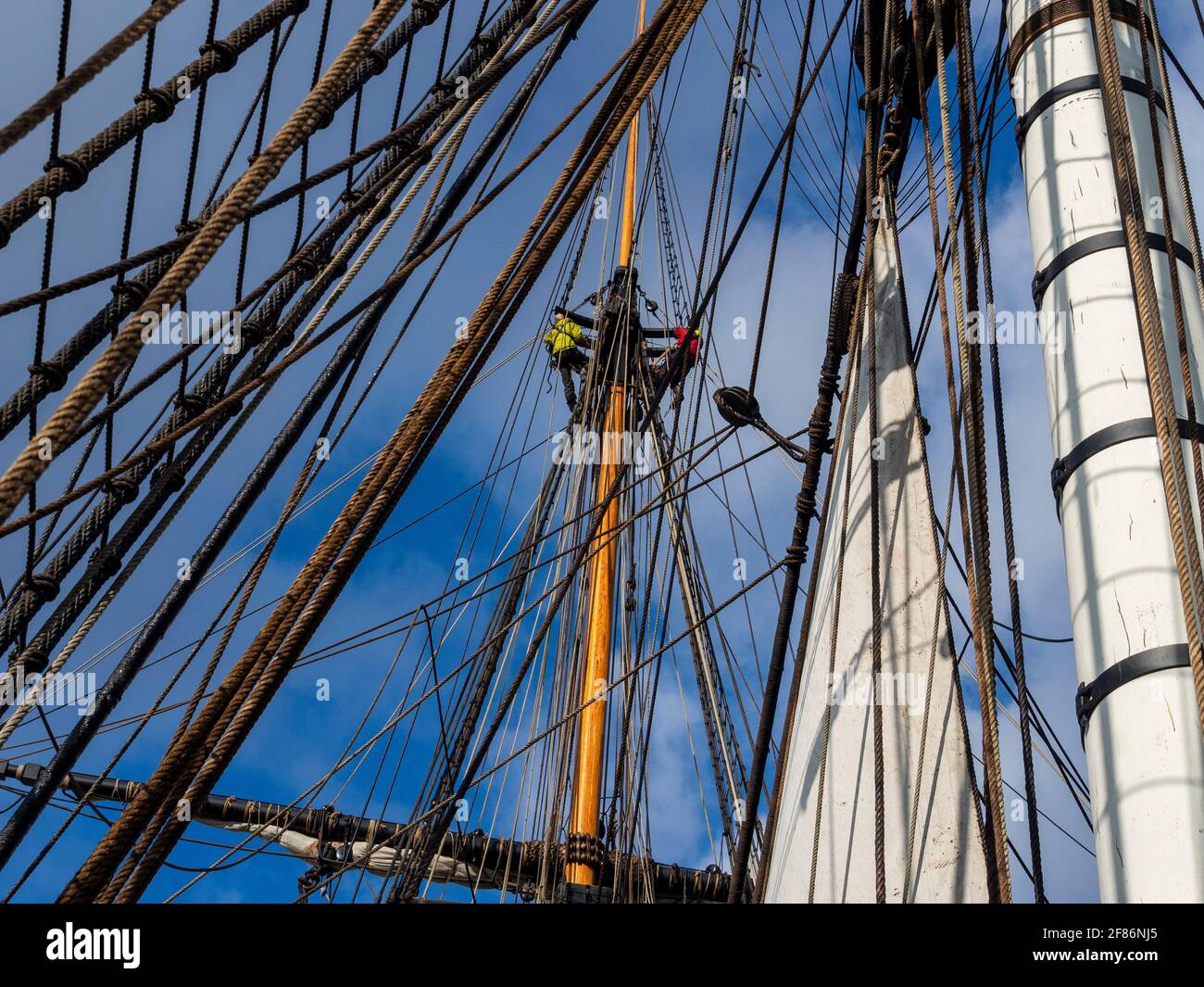 Replica 18th century sailing ship hi-res stock photography and images ...