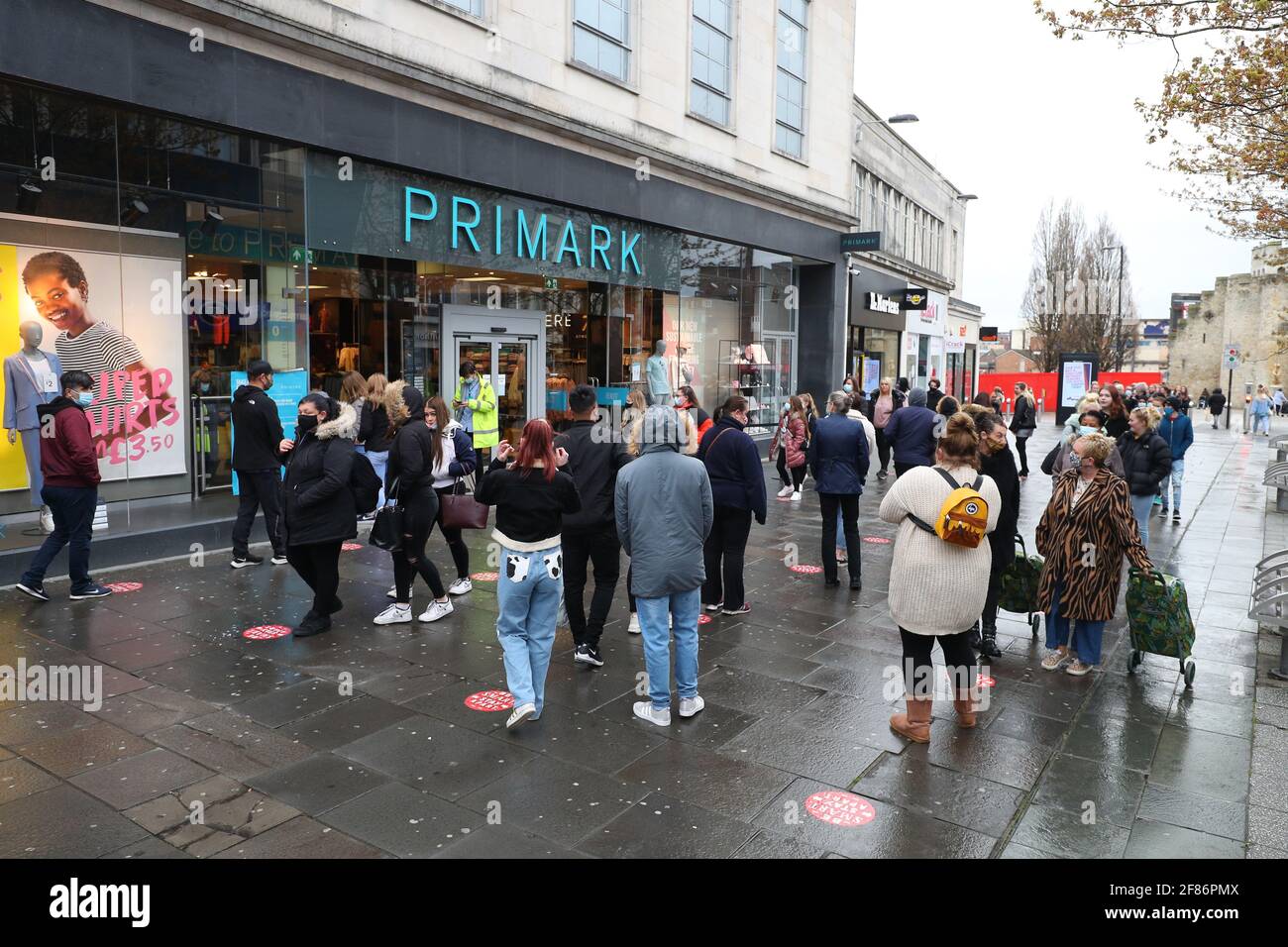 Primark queue hi-res stock photography and images - Alamy