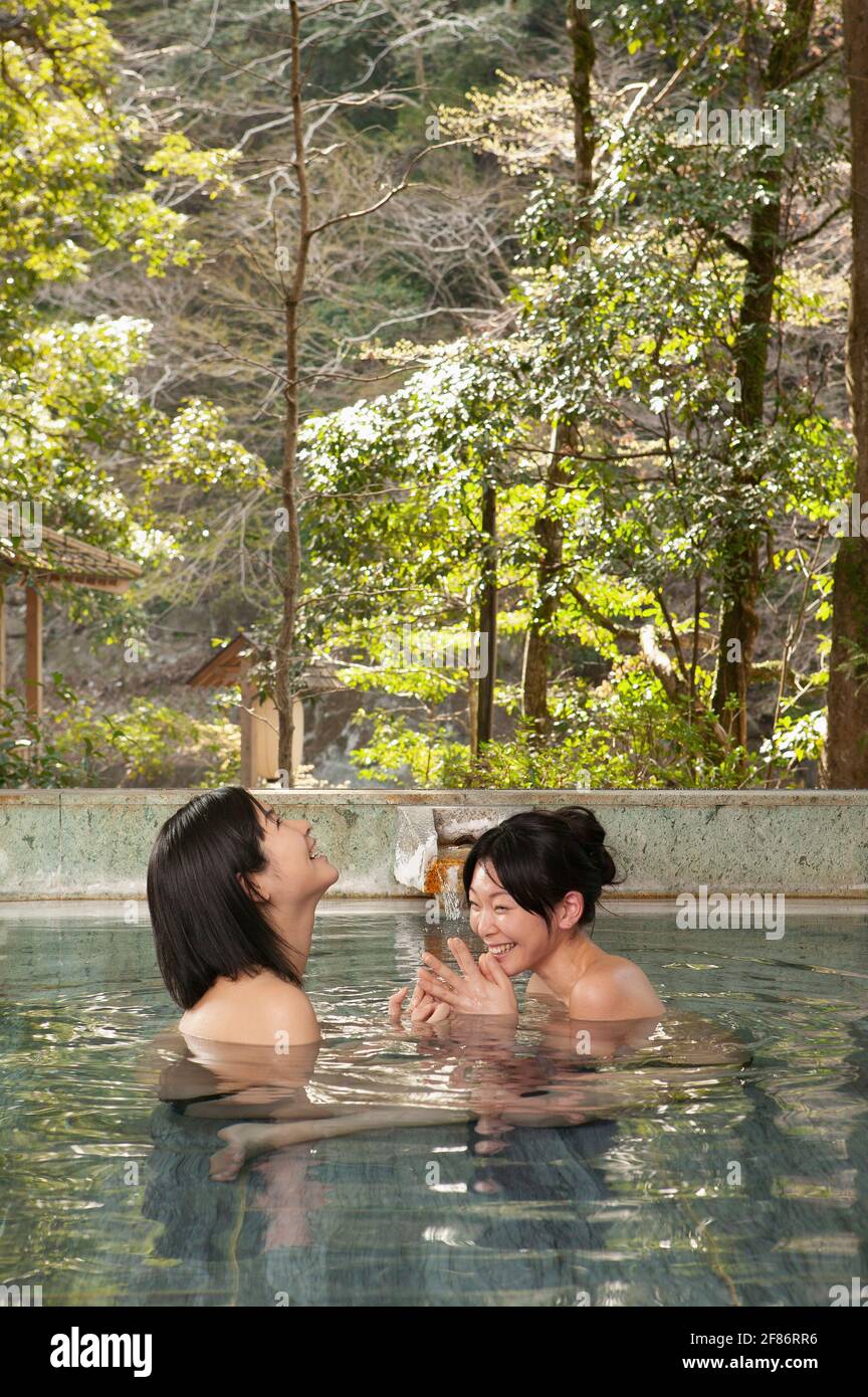 Japanese onsen women hi-res stock photography and images - Alamy