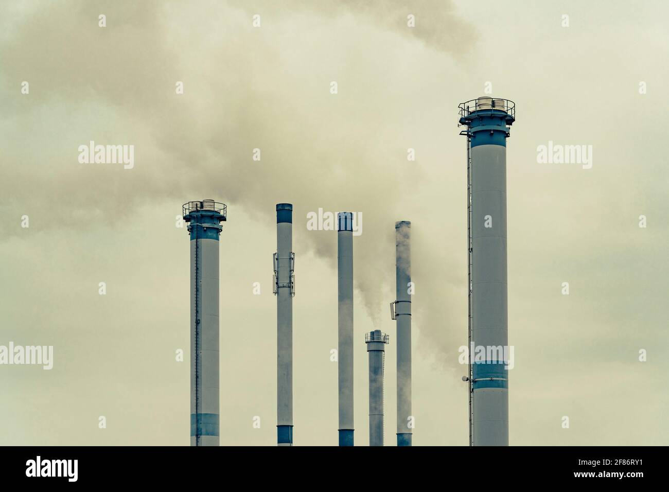 Smoke in sky hi-res stock photography and images - Alamy