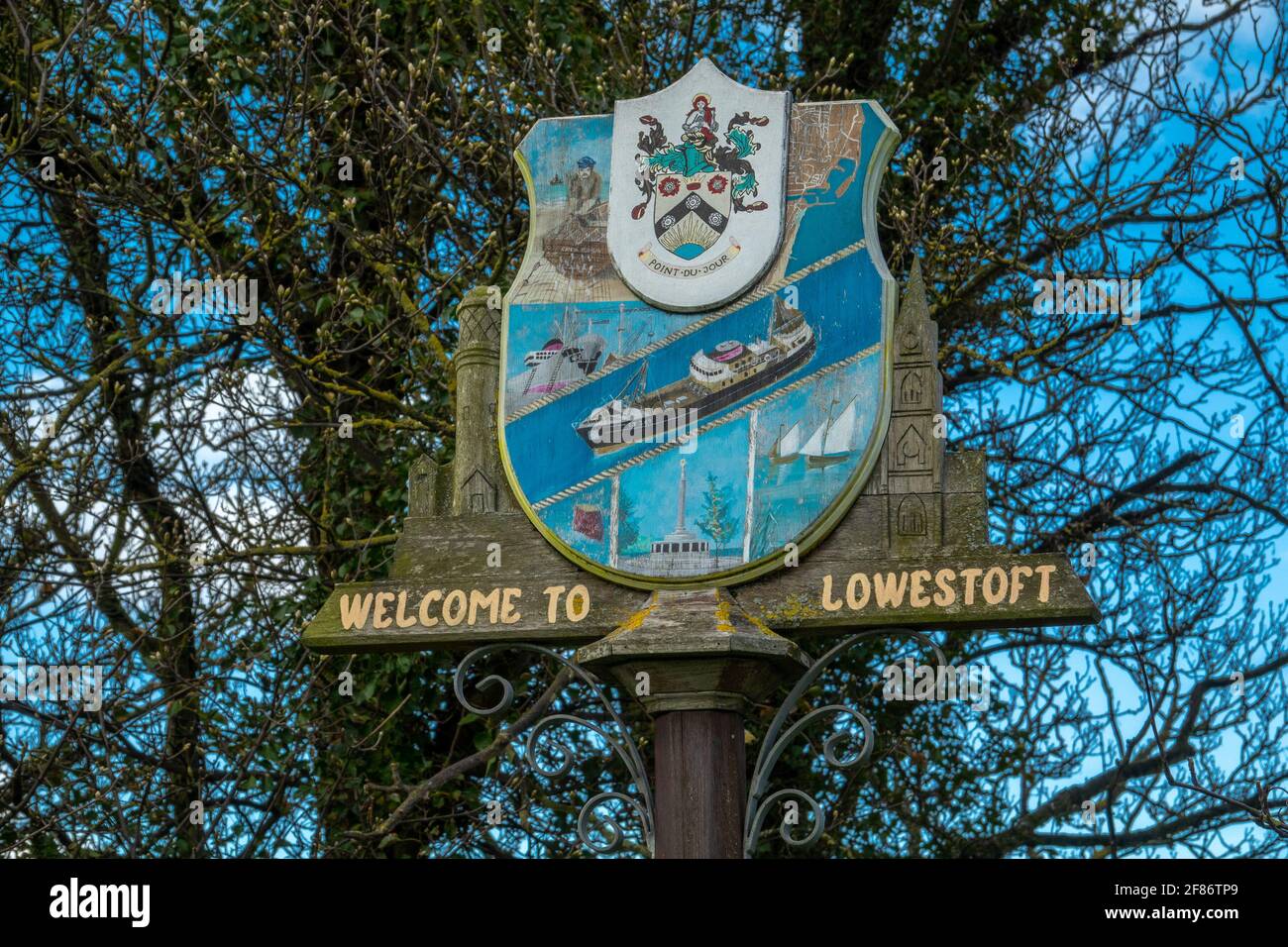 Lowestoft town sign hi-res stock photography and images - Alamy