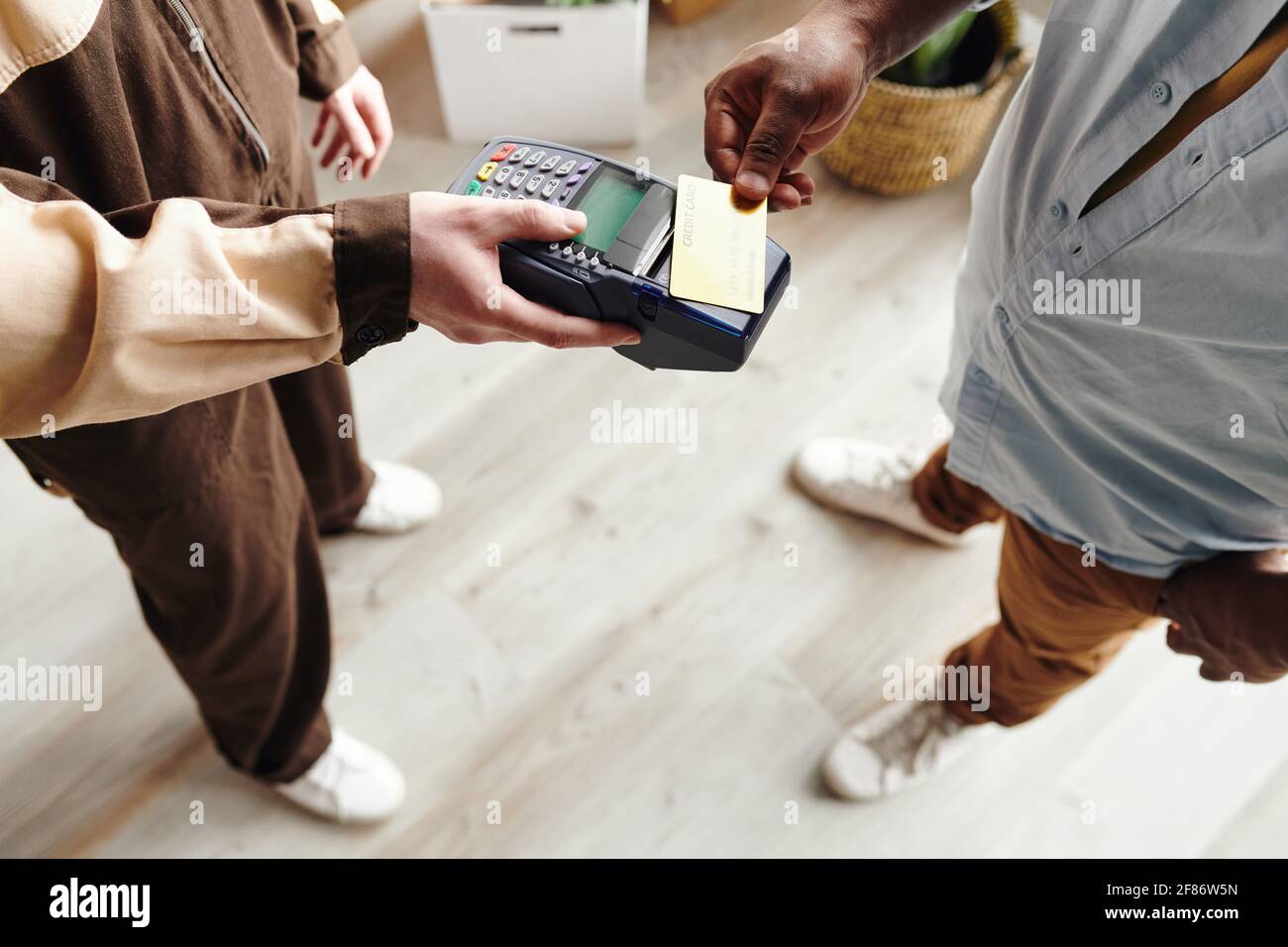 Male loaders hi-res stock photography and images - Alamy